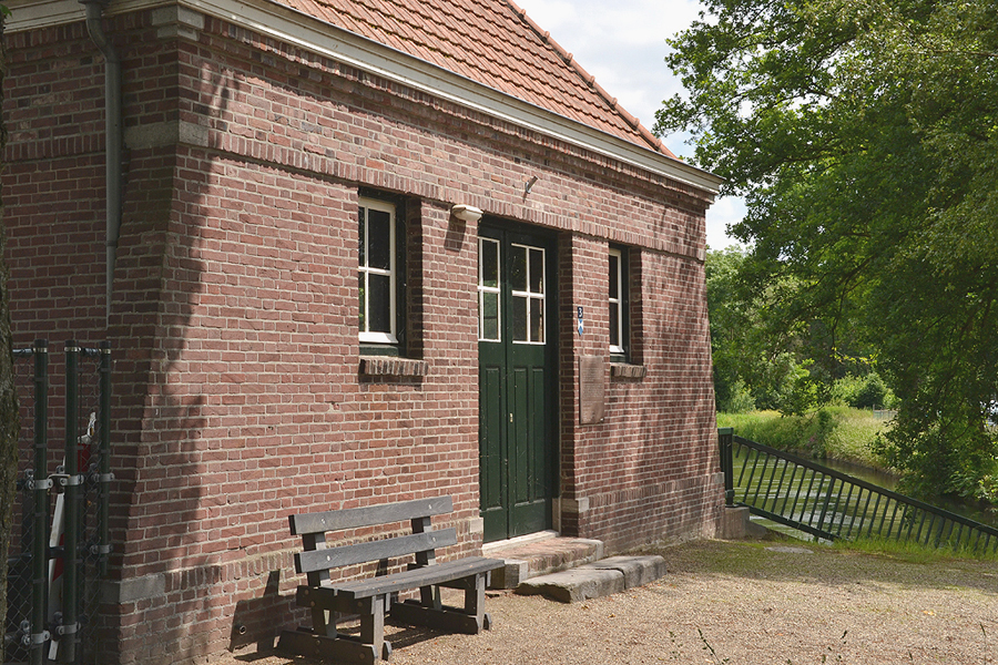 Molen Waterkrachtcentrale Sluis 15, Roeven | Nederlandse Molendatabase