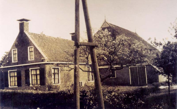 Molen Karnmolen boerderij vh. van fam. Langhout, Sumar/ Suameer ...